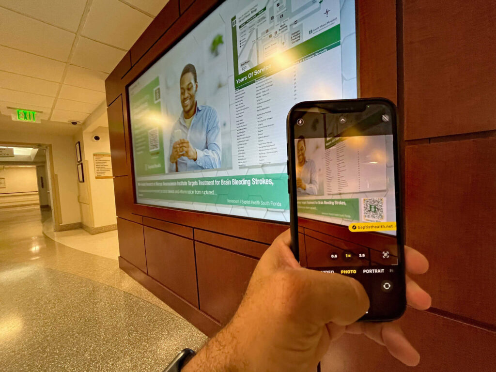 Why You Need to Connect Your Digital Signage to Mobile Devices – DSignage